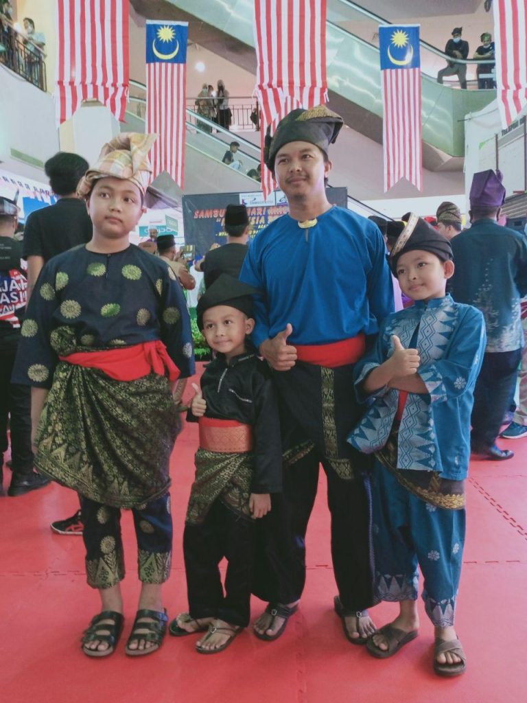 Silat dan Busana Melayu: Warisan Pusaka Zaman-berzaman