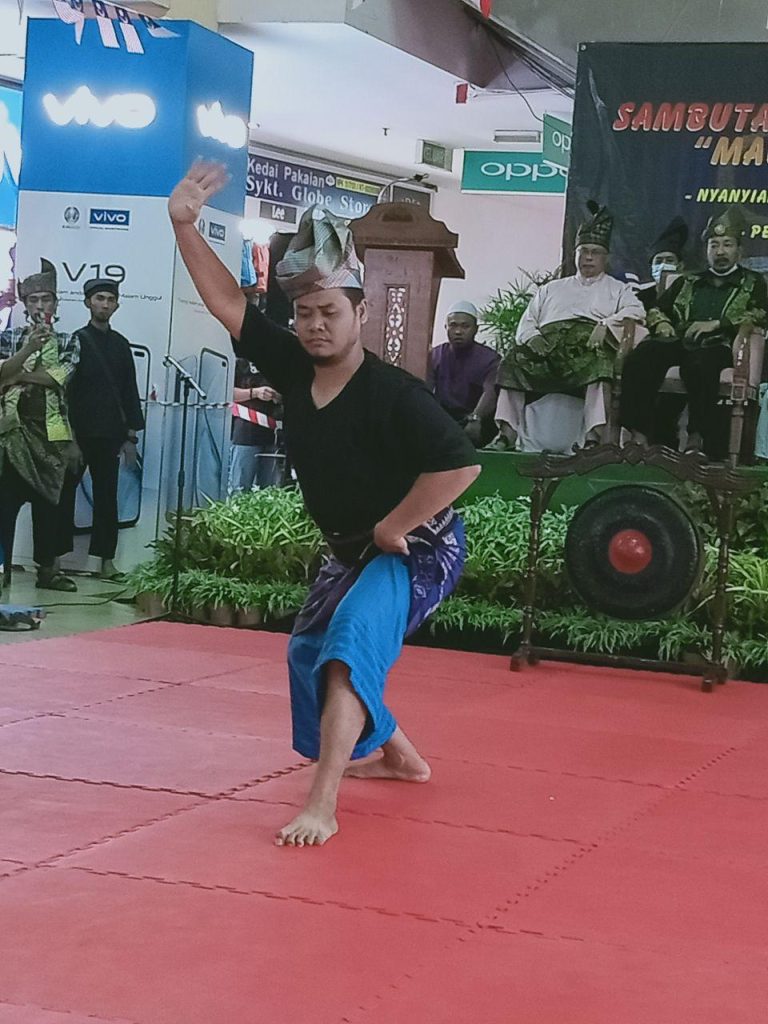 Silat dan Busana Melayu: Warisan Pusaka Zaman-berzaman