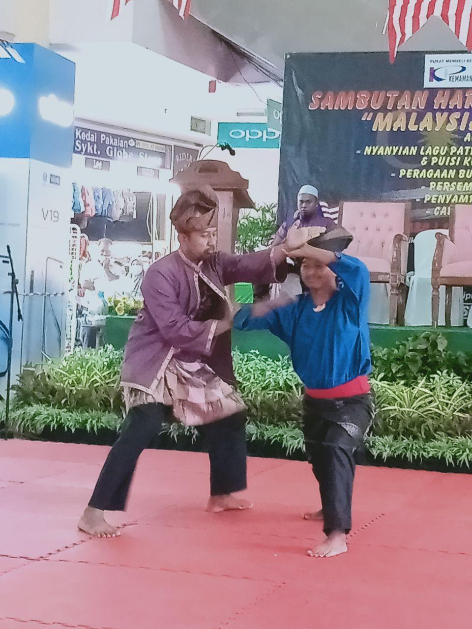 Silat dan Busana Melayu: Warisan Pusaka Zaman-berzaman