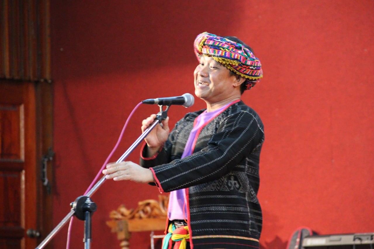 Bhadhu dan Suval: Pakaian Lelaki Tenunan Etnik Rungus – WadahDBP